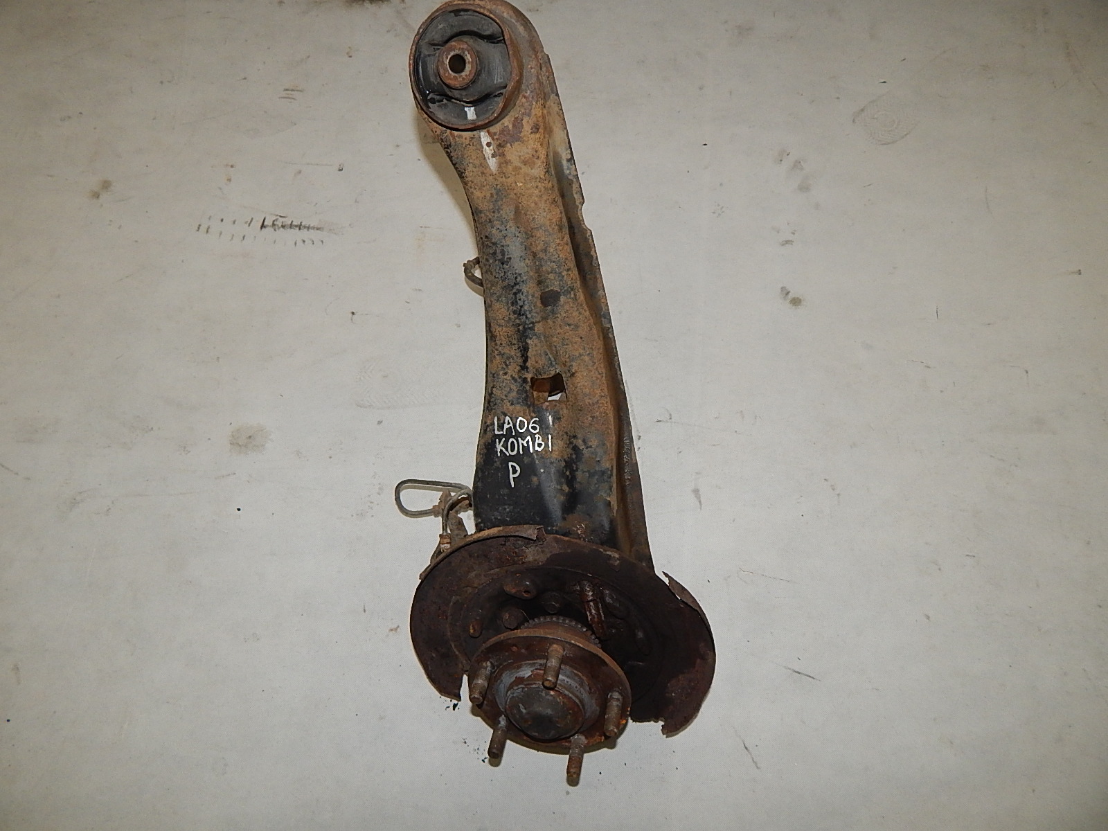 Mitsubishi MR519134 VLEČNÉ RAMENO ZADNÍ NÁPRAVY PRAVÁ STRANA MR519134 ...