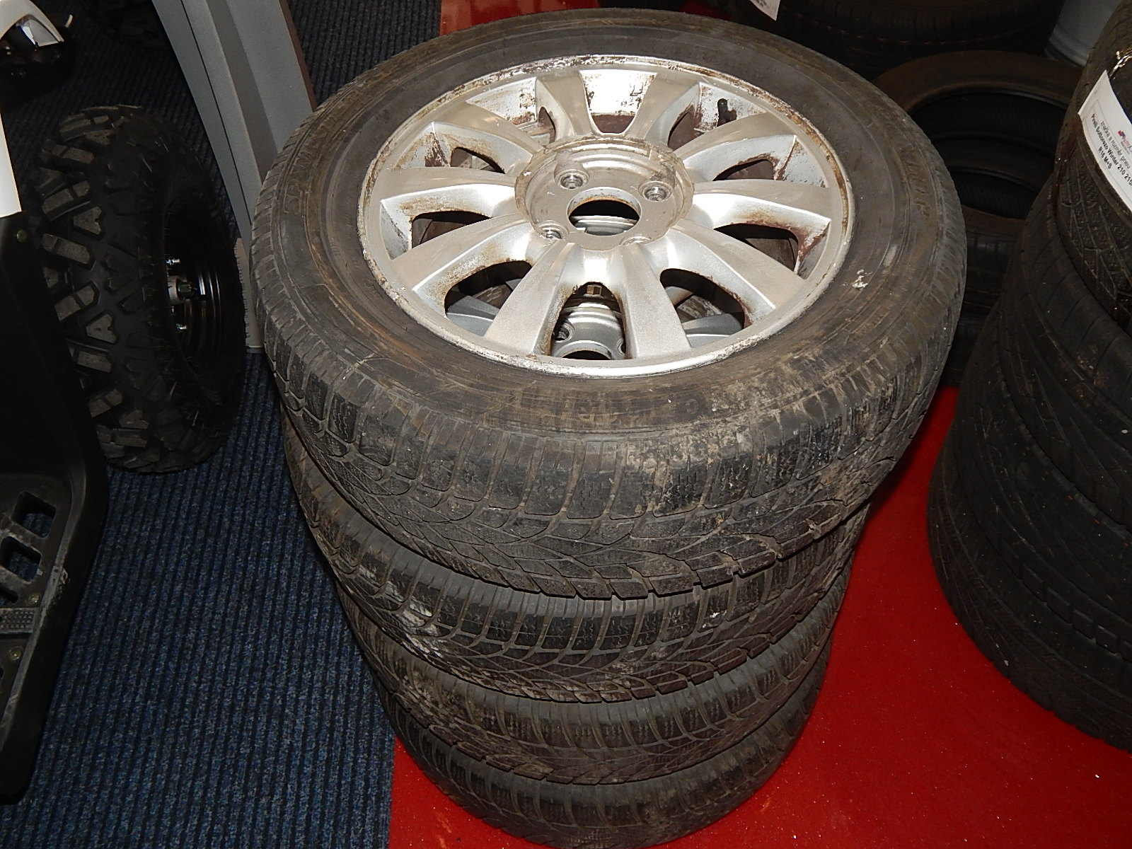 Mitsubishi SADA KOL PNEUMATIKY ZIMNÍ DUNLOP SP WINTER SPORT 3D M+S 205/ ...