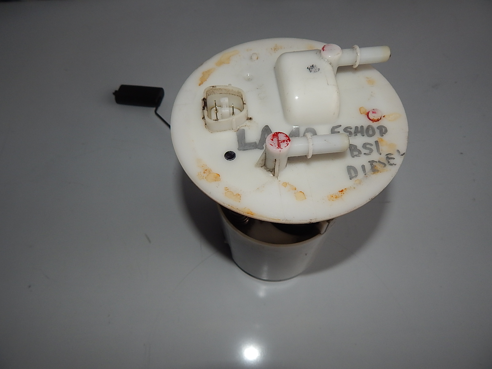 Mitsubishi 1760A284 ČERPADLO A MĚŘÁK -PALIVOMĚR V PALIVOVÉ NÁDRŽI ...