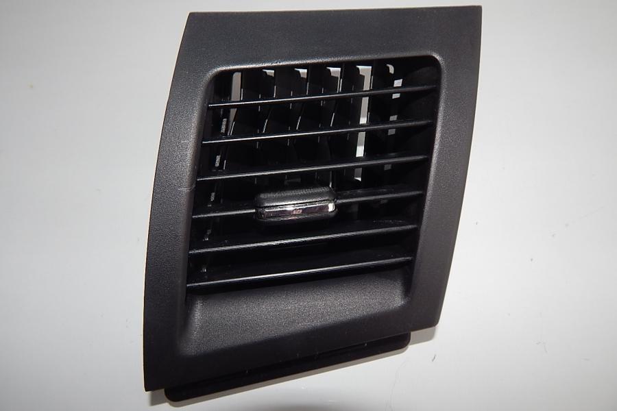 Mitsubishi 8030A084XA VÝSTUP VZDUCHU PŘÍSTROJOVÉ DESKY BOČNÍ ČÁST PRAVÁ ...